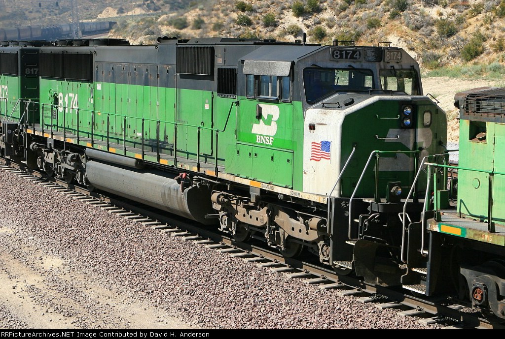 BNSF 8174